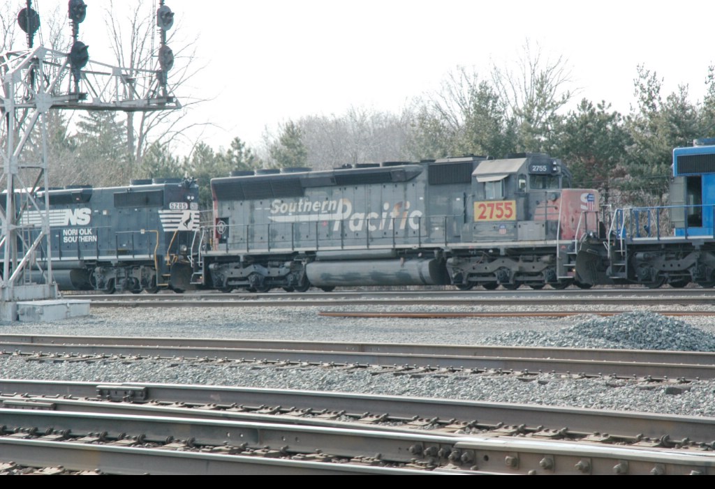 UP 2755, ( Ex SP ), East on NS